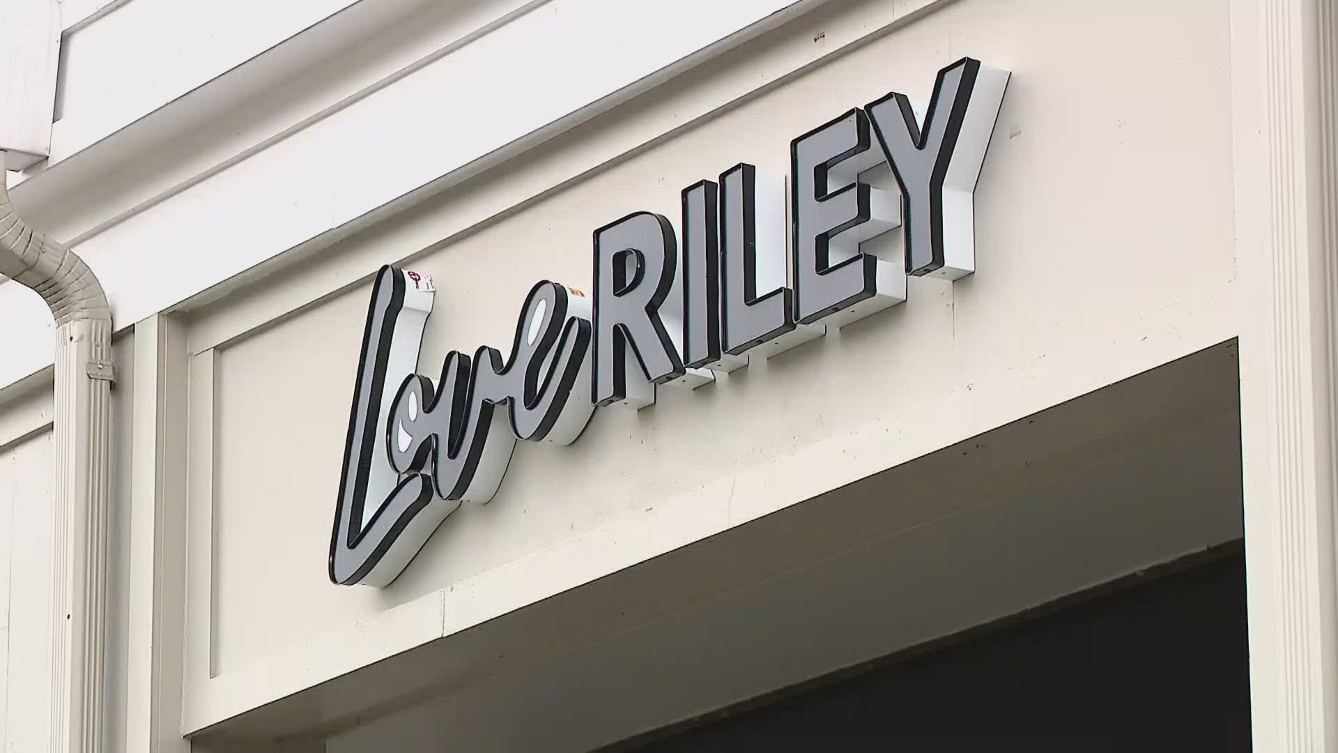 Love, Riley owner builds bakery with credit card boost | 10tv.com