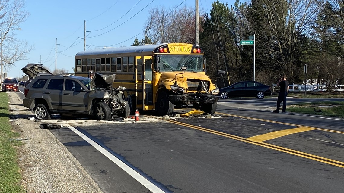 3 injured in school bus crash in southeast Columbus | 10tv.com