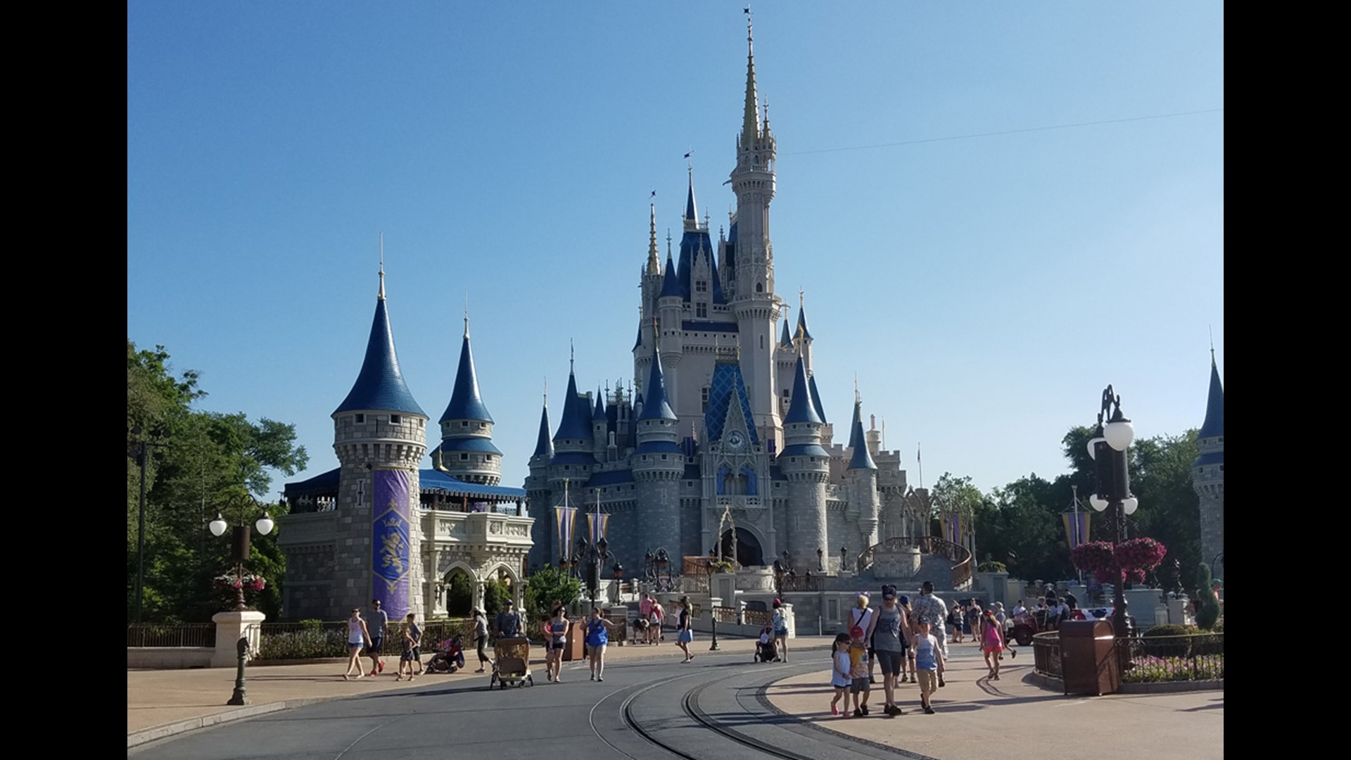 Union in strife as Disney and Teamsters prepare for talks | 10tv.com
