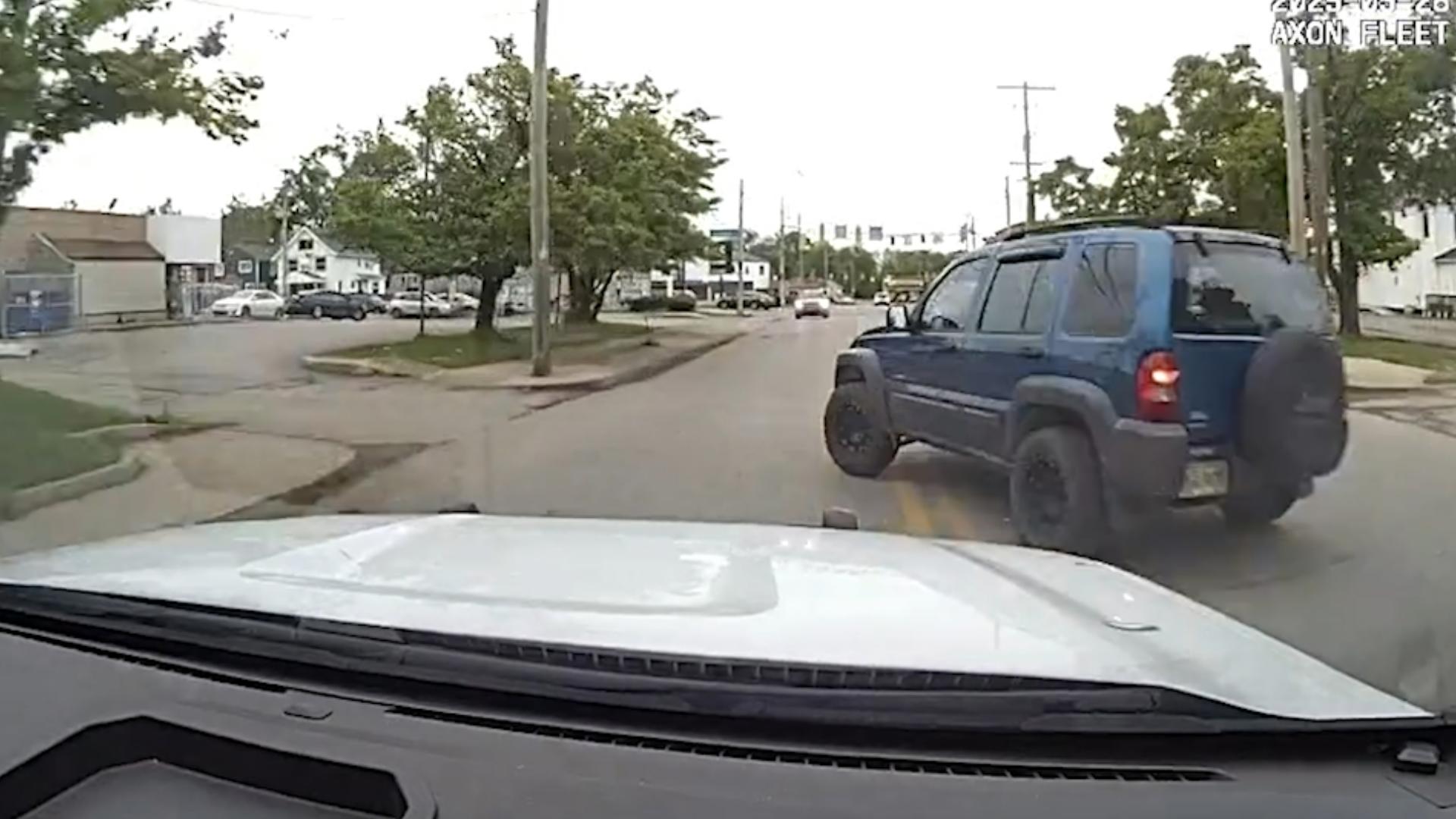 Columbus police dashcam shows crash amid officer shooting response ...