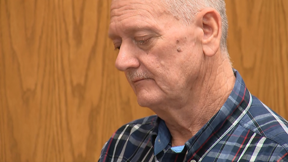 Trial begins for semi driver in fatal I-70 bus crash | 10tv.com