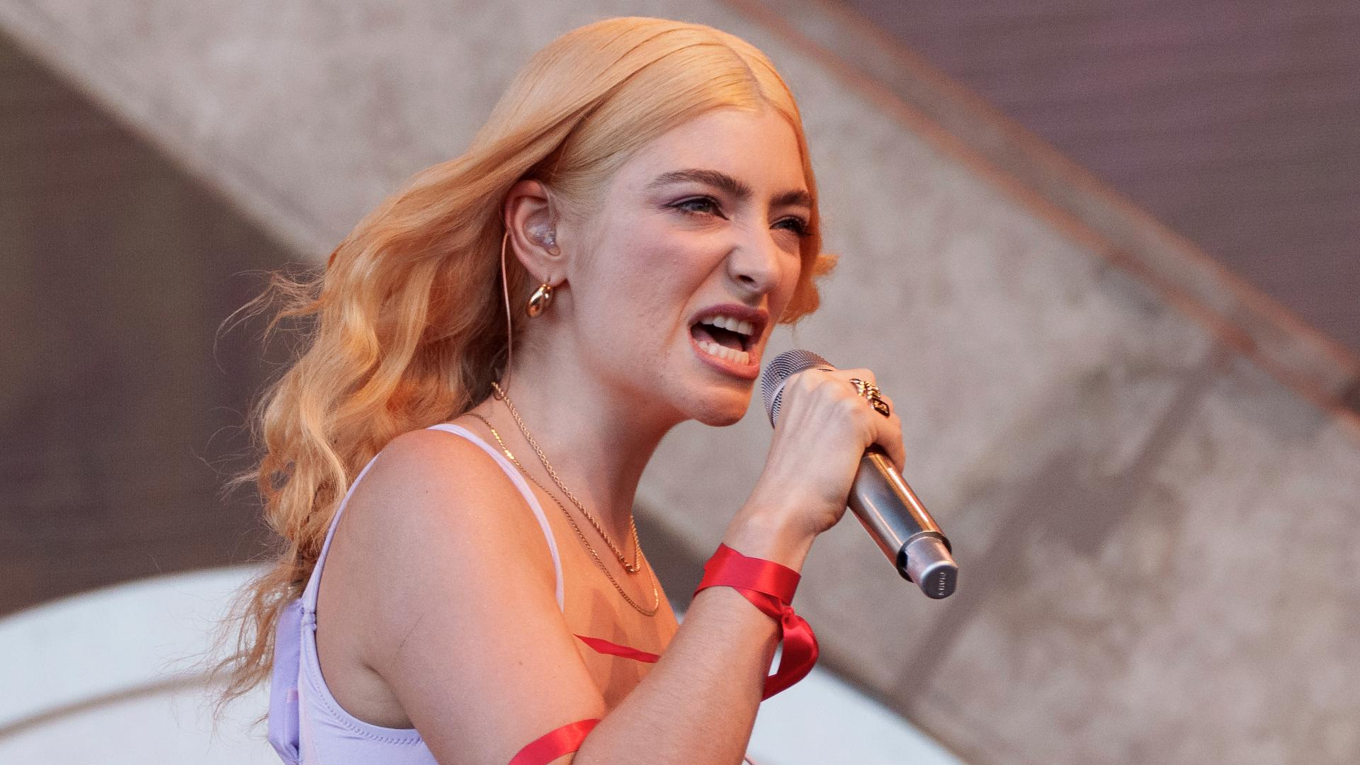 Lorde's new tour hits Columbus on September 23 | 10tv.com