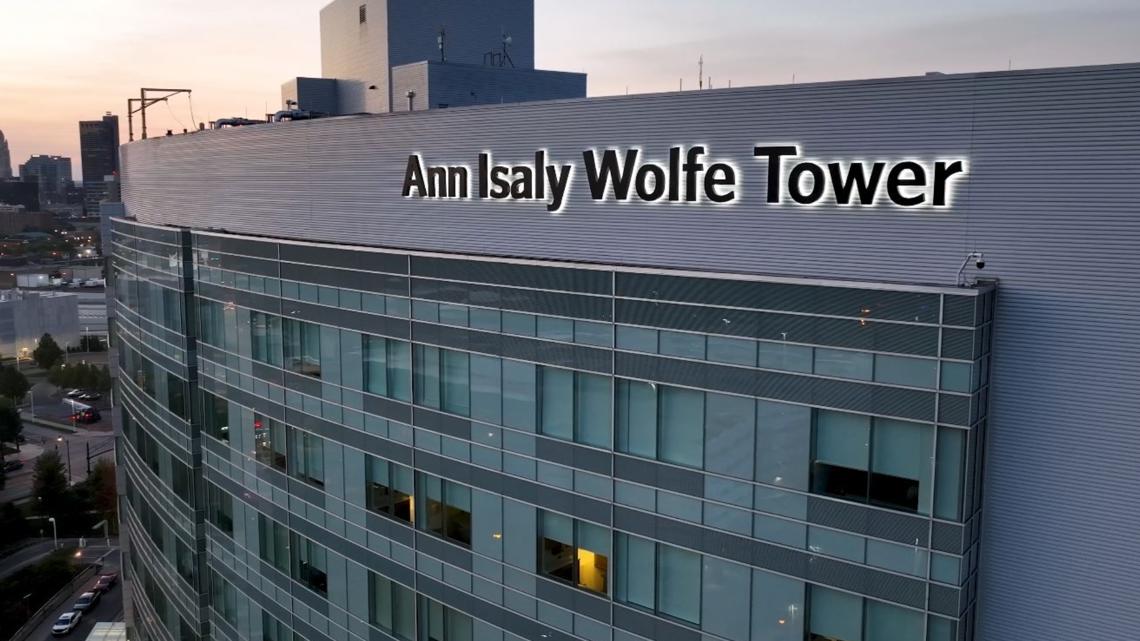Nationwide Children's names patient tower after Ann Wolfe | 10tv.com