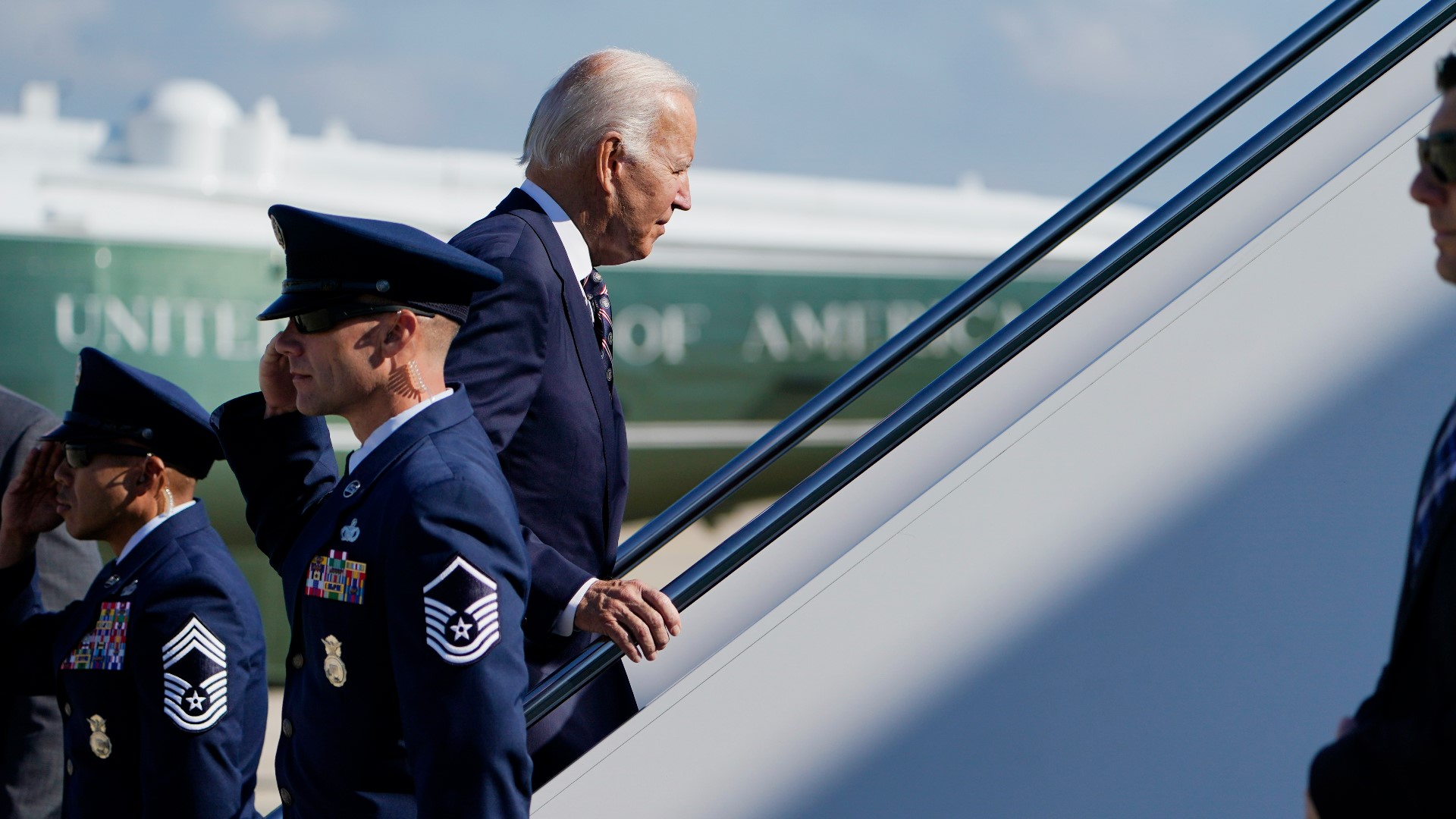 Intel breaks ground on new semiconductor facilities in Ohio | 10tv.com