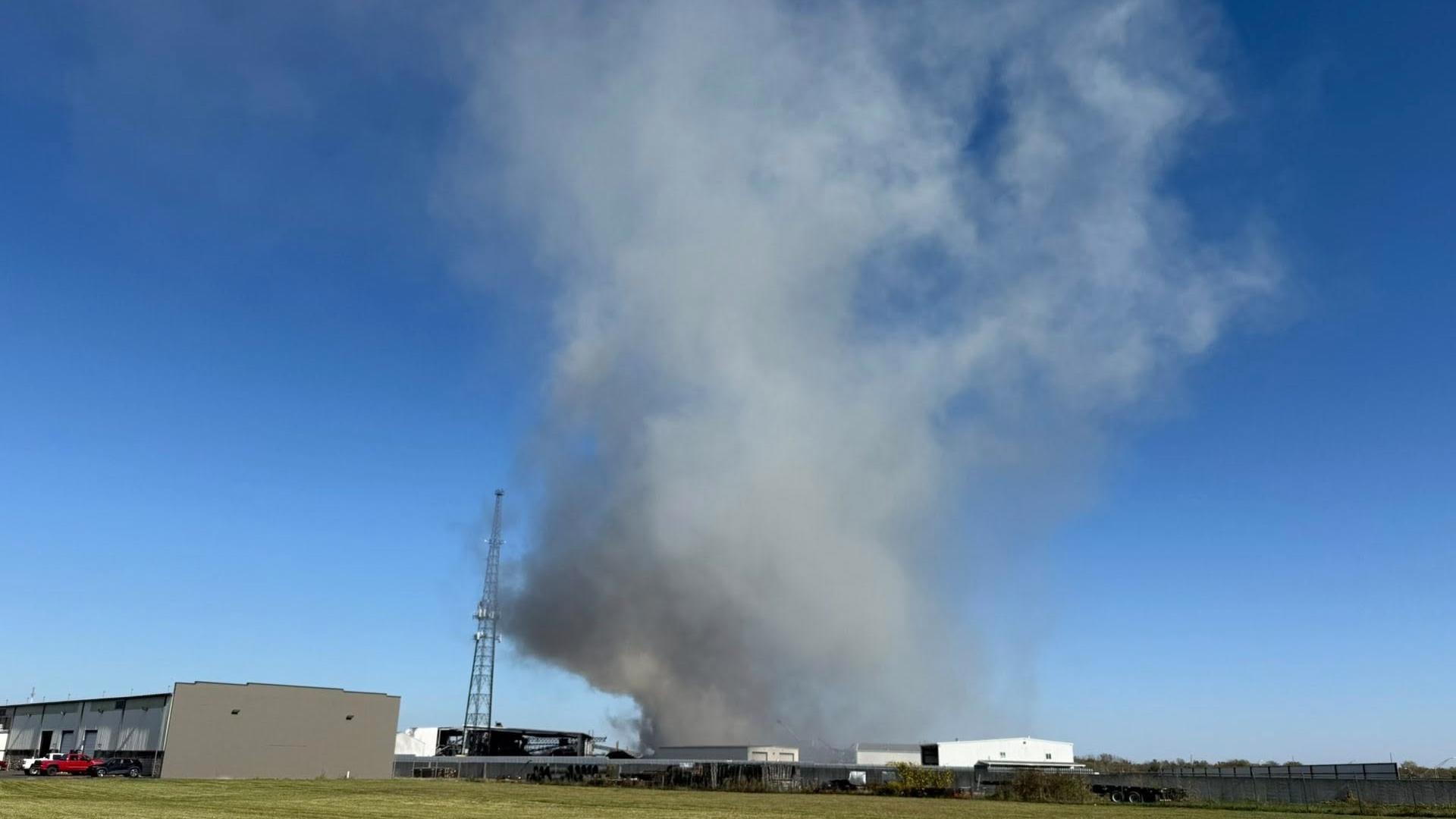 Crews contain fire at southeast Columbus scrapyard | 10tv.com