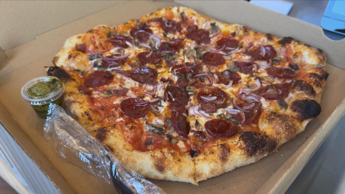 Ohio pizza shop gains popularity after Barstool review | 10tv.com