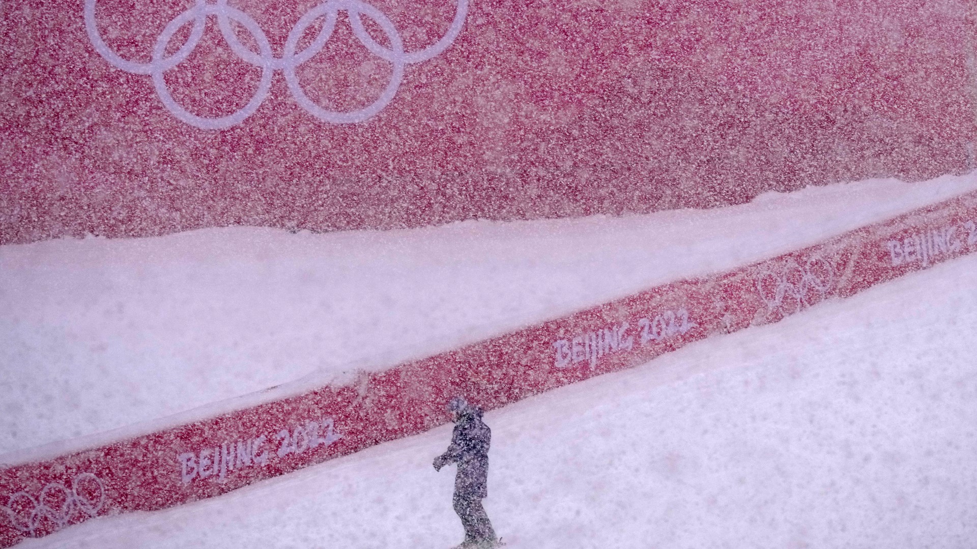 Real snow falls on Winter Olympics | 10tv.com