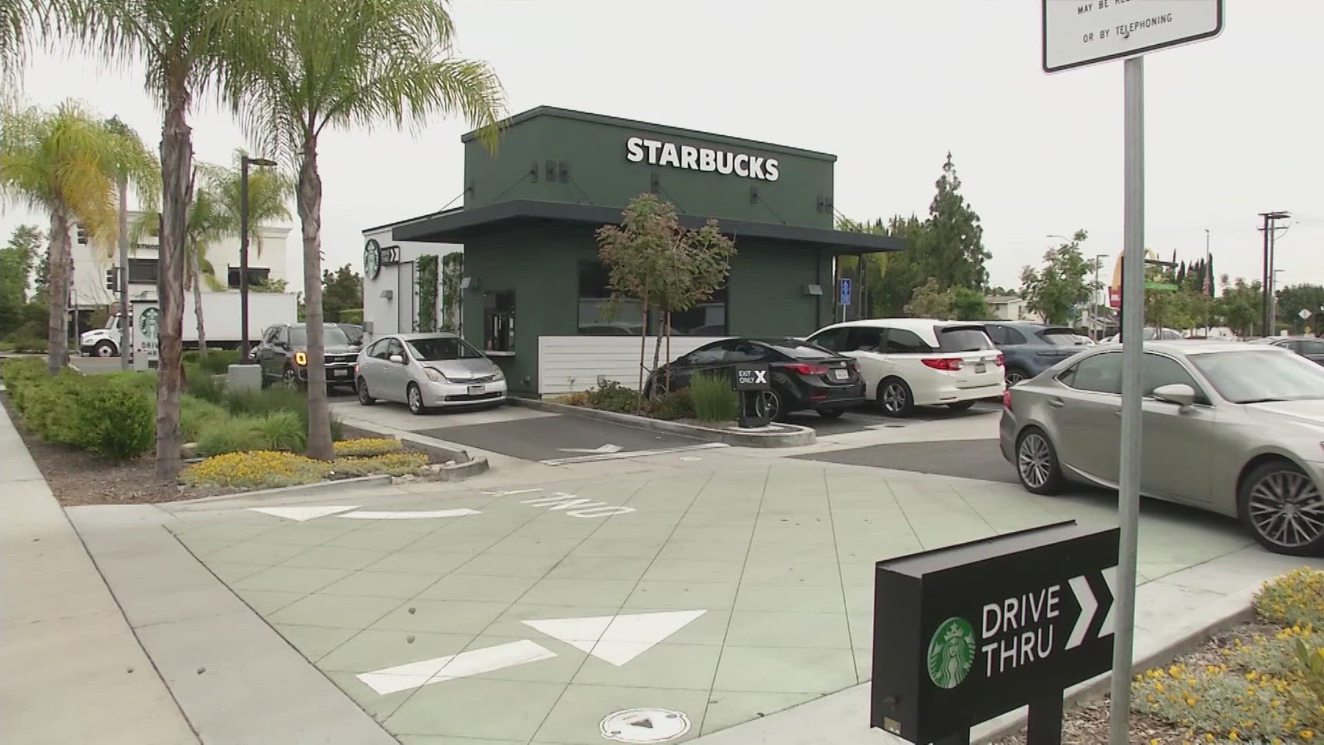 Starbucks says mobile order only Pick Up stores will close: See the ...