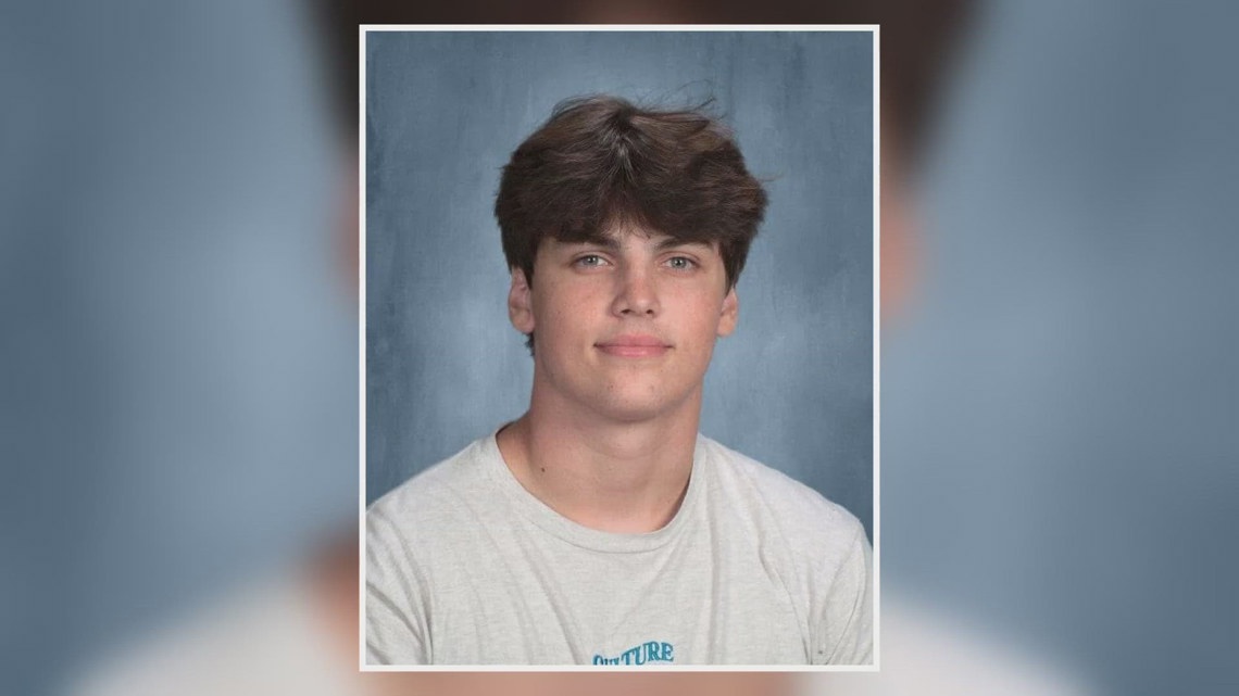 Austin Metcalf stabbing death at Frisco, Texas track meet: Victim ...