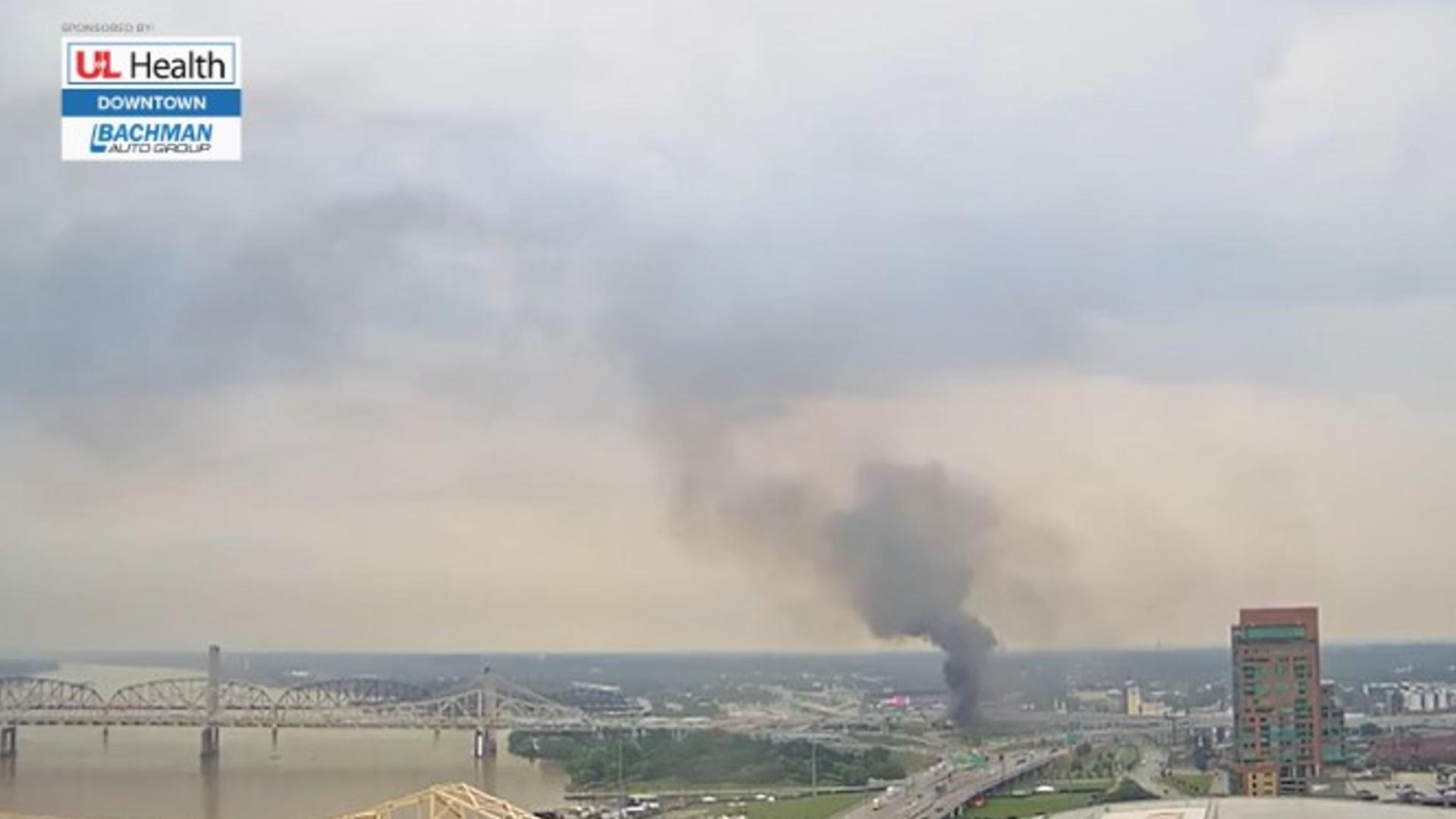 Louisville interstate ramp shut down due to fiery semi crash near Kennedy Bridge | wthr.com