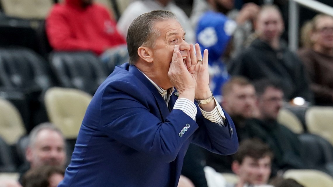 Kentucky coach John Calipari talking with Arkansas about open job ...