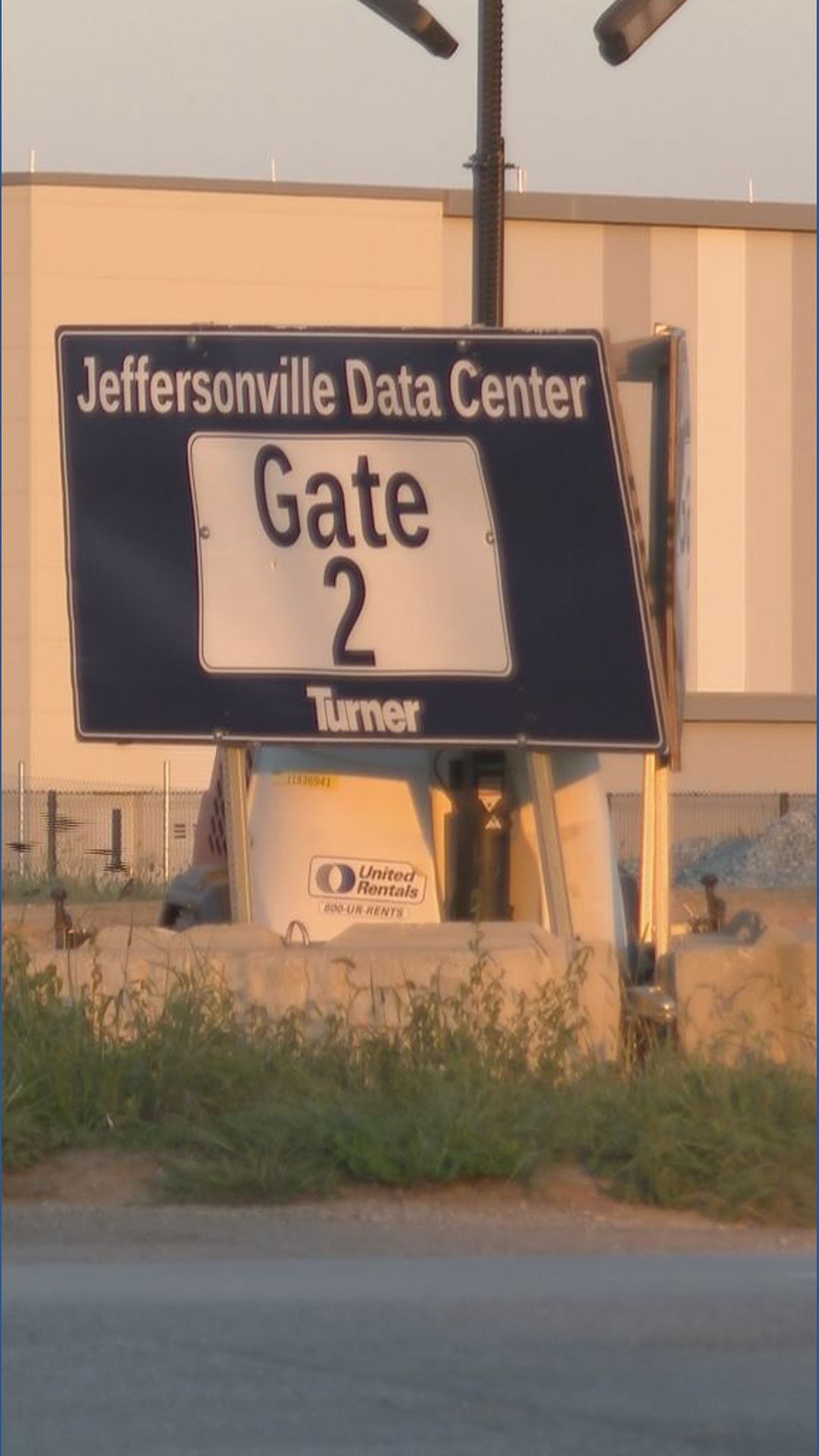 Meta's data center divides Clark County residents | wthr.com