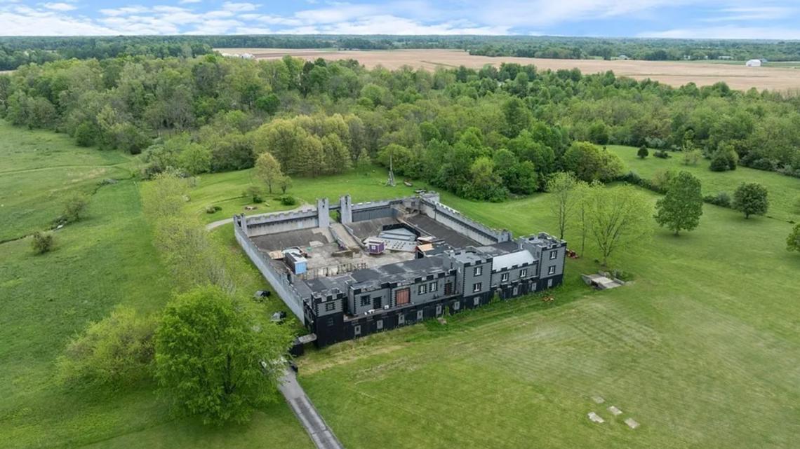 This castle in southern Indiana is for sale on Zillow | PHOTOS | wthr.com