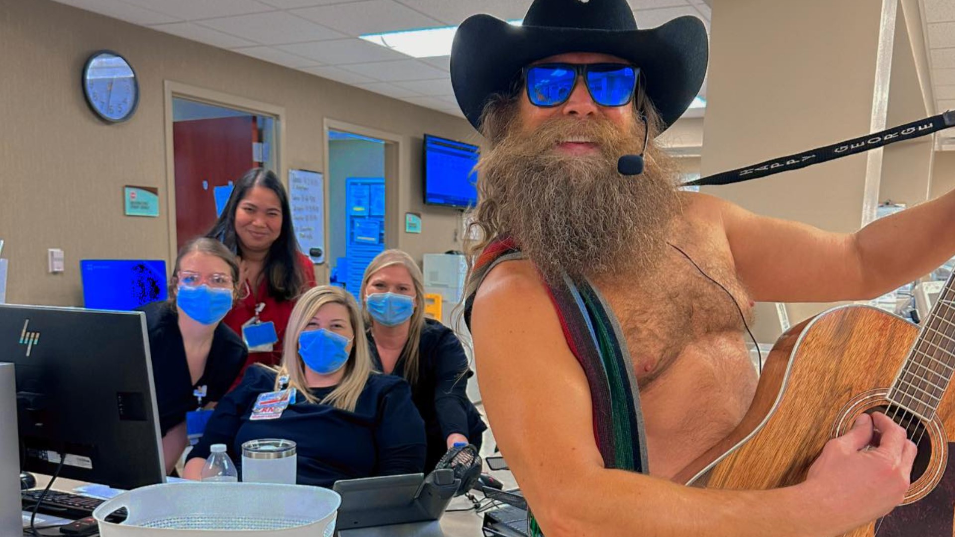 Indiana man sings greetings, telegrams while in pink speedo | wthr.com