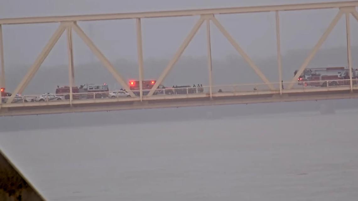 Two injured after crash on the Second Street Bridge | wthr.com