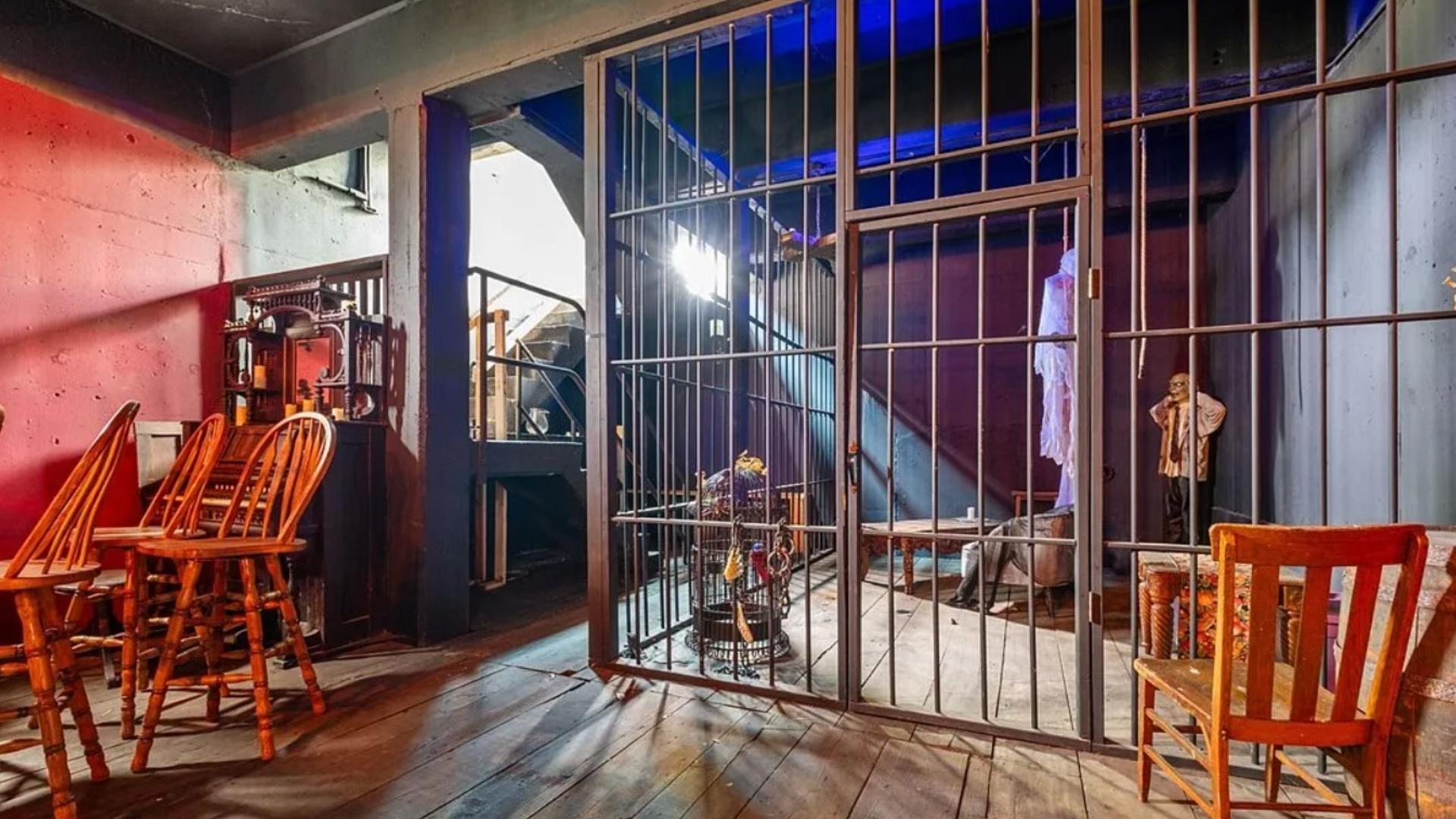 This castle in southern Indiana is for sale on Zillow | PHOTOS | wthr.com