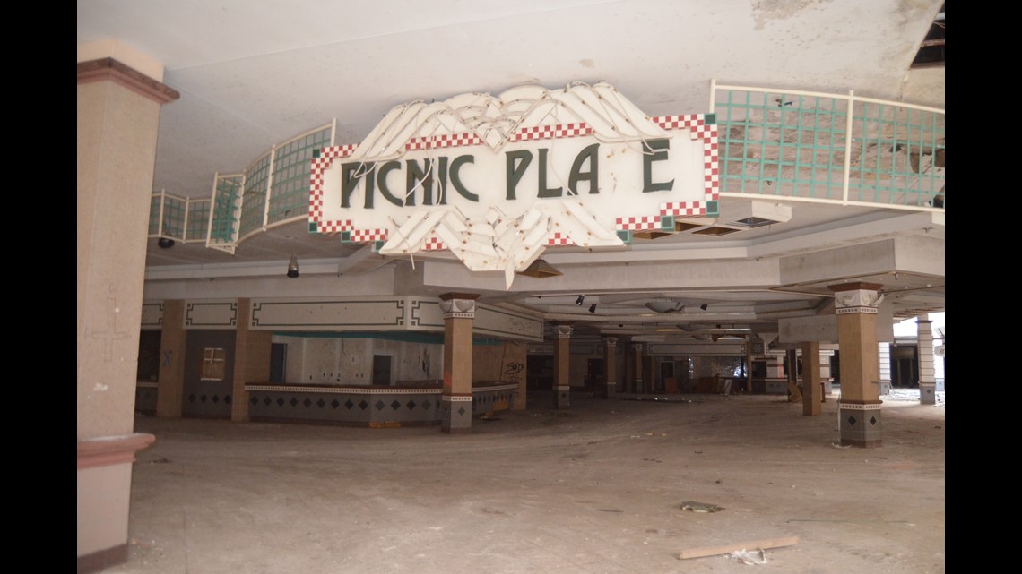 EXCLUSIVE | Video: Walk through Rolling Acres Mall one final time ...