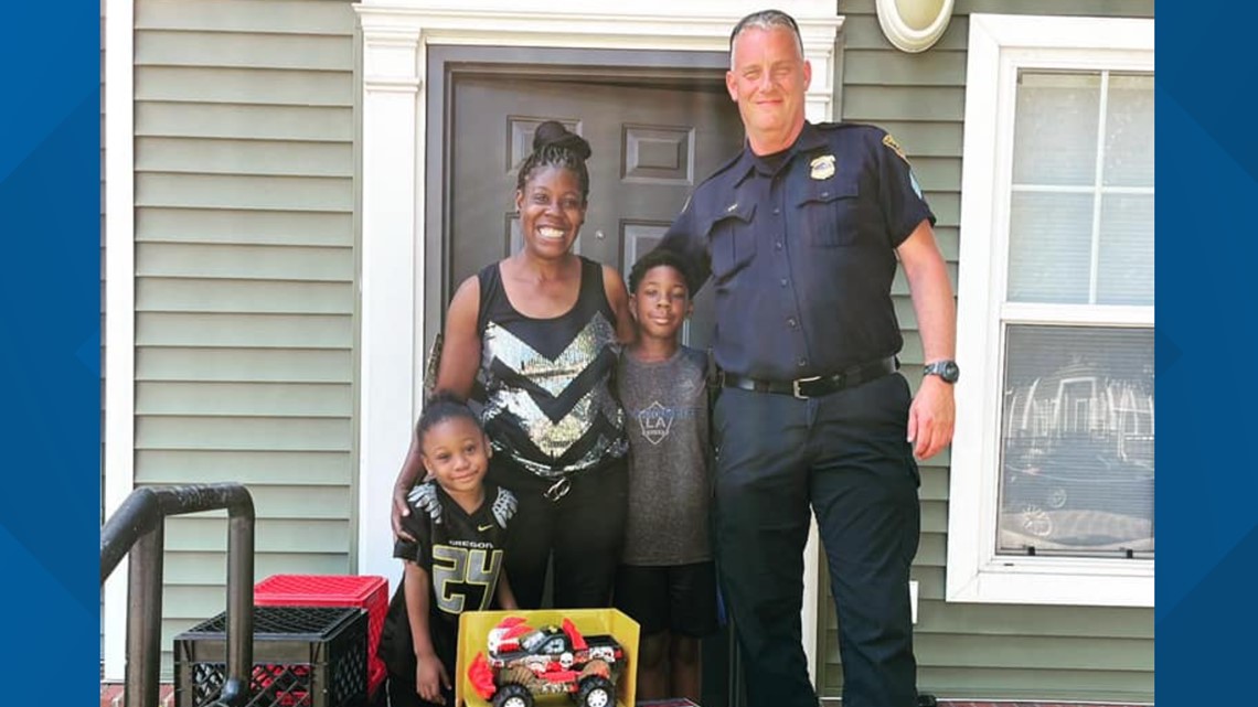 Woman helps save Cleveland police officer's life with EpiPen | wthr.com