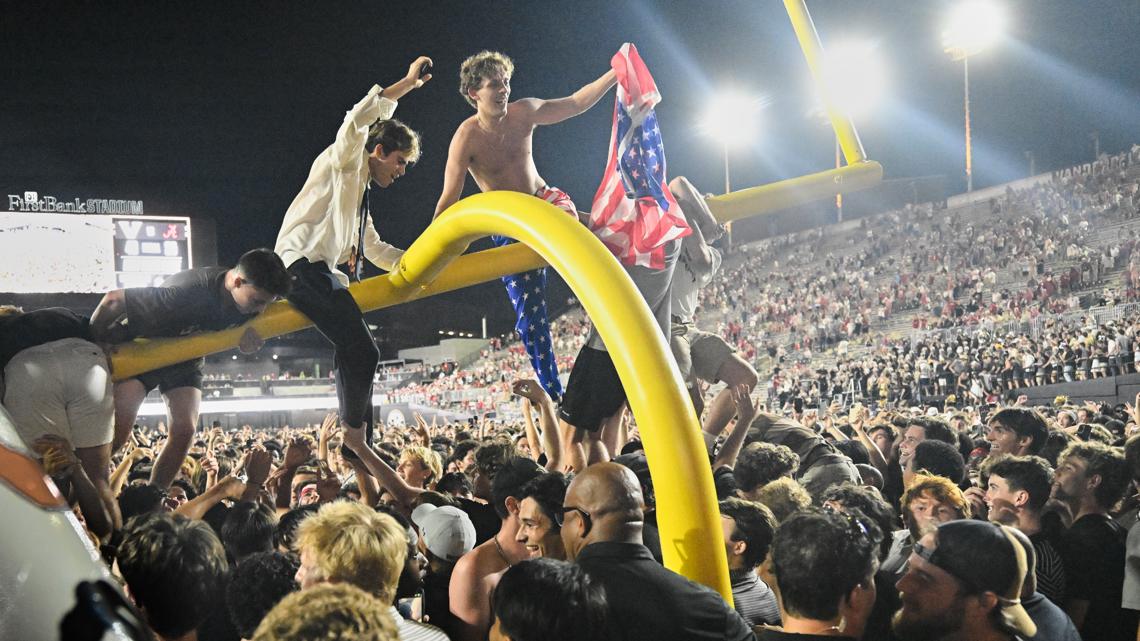 Charging the field will now cost SEC teams $500,000 per incident ...