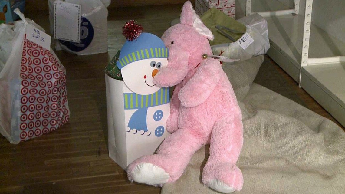 Families, Businesses “Adopt An Angel” | wnep.com