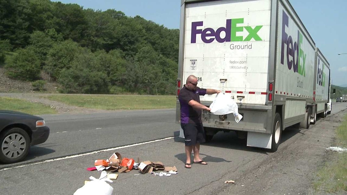 FedEx Truck Spills Packages on Interstate | wnep.com