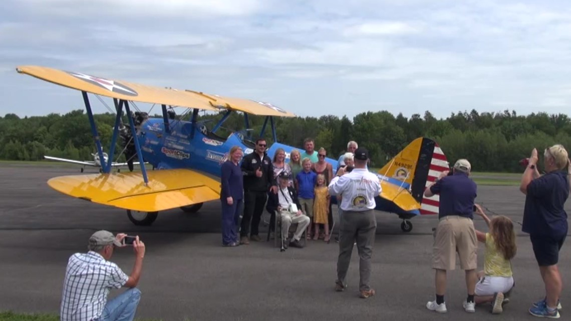 Wayne County World War II veterans take 'Dream Flight' | wnep.com