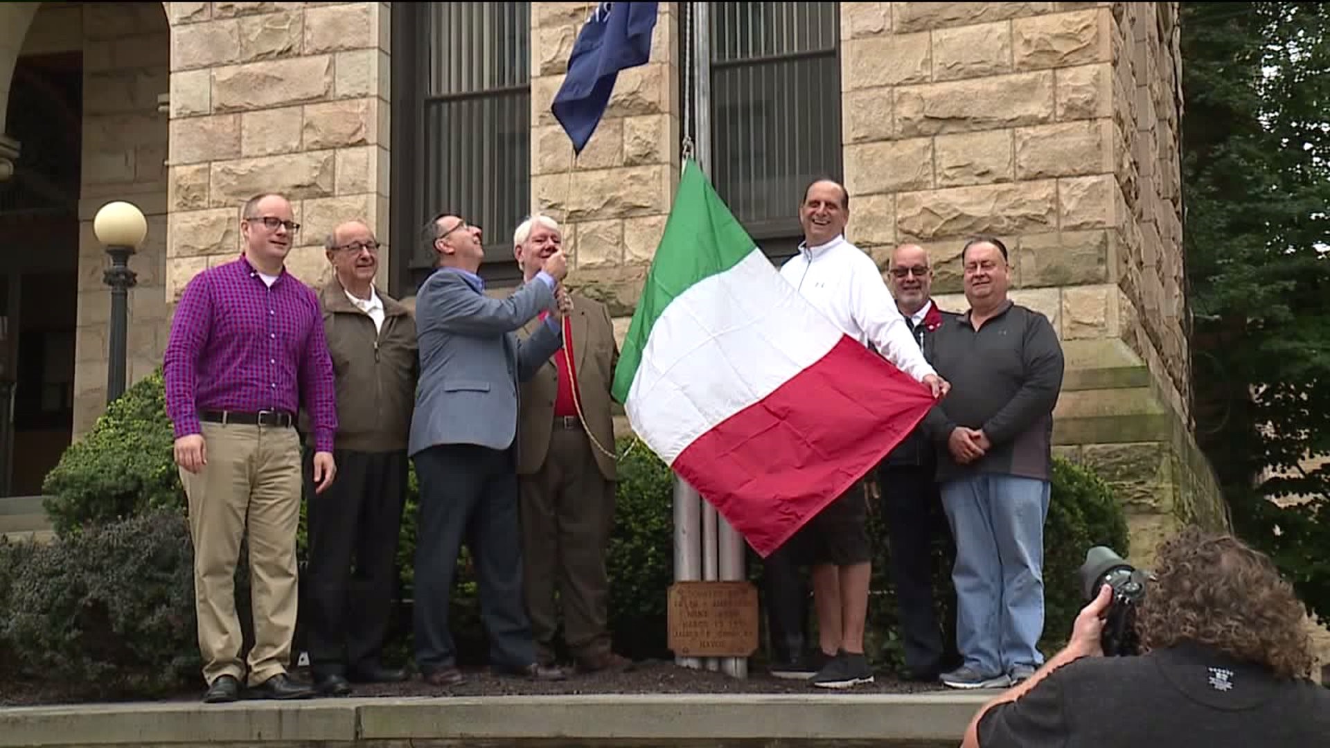 Raising the Italian Flag in Scranton | wnep.com