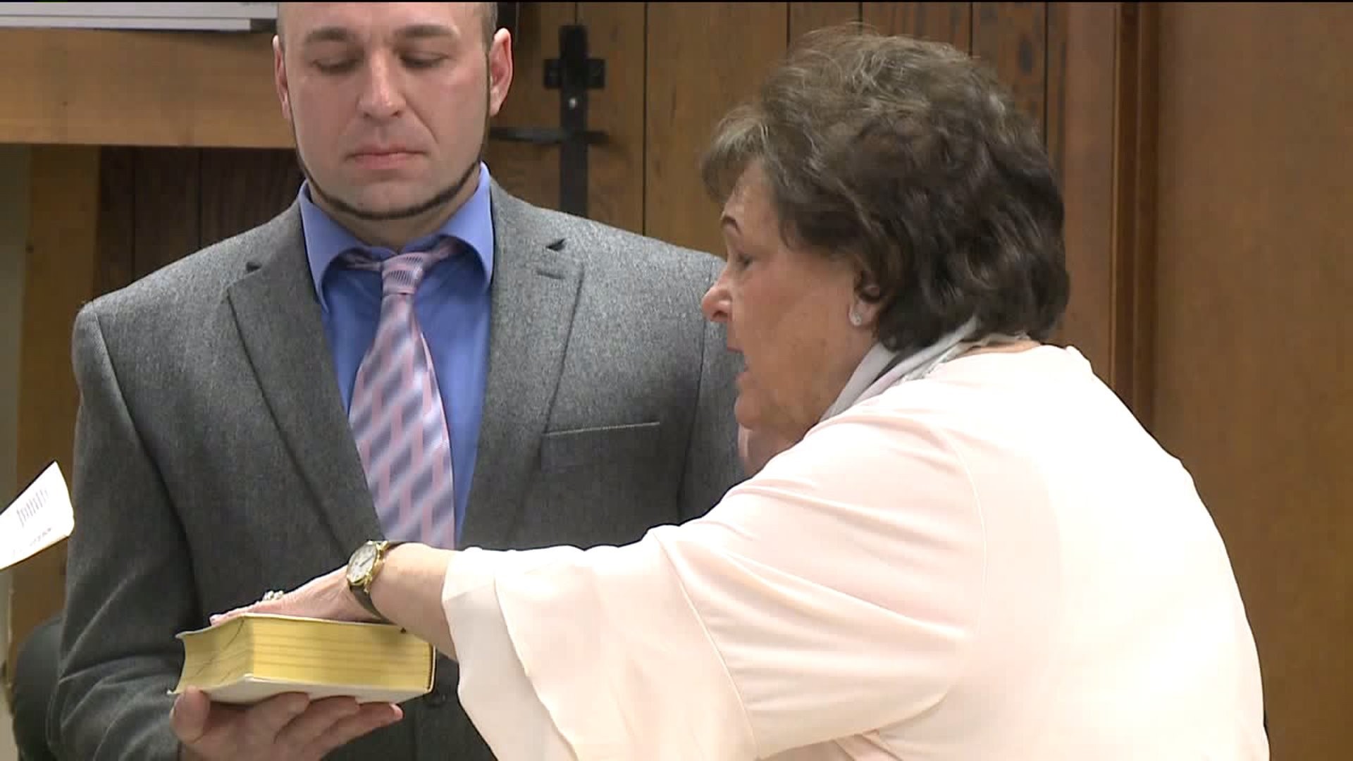 Harveys Lake Swears in First Female Mayor | wnep.com