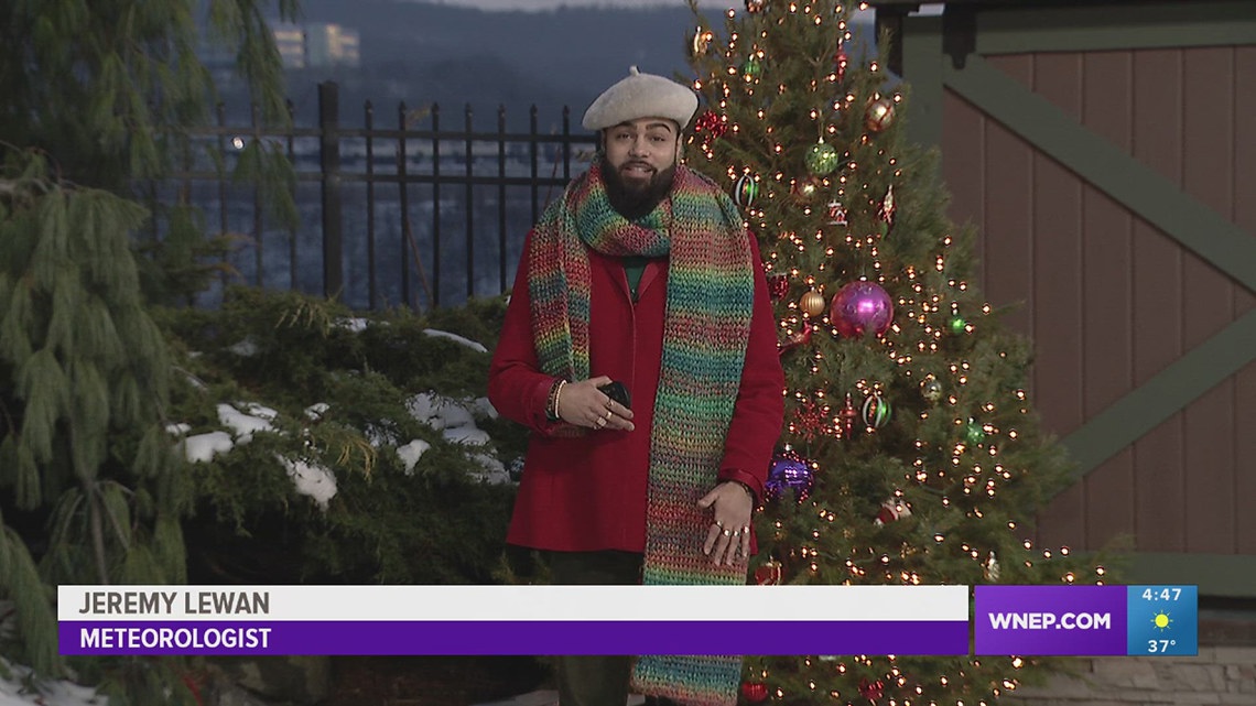 FEEL GOOD AT 4:30: Jeremy wears a viewer's scarf present and details ...