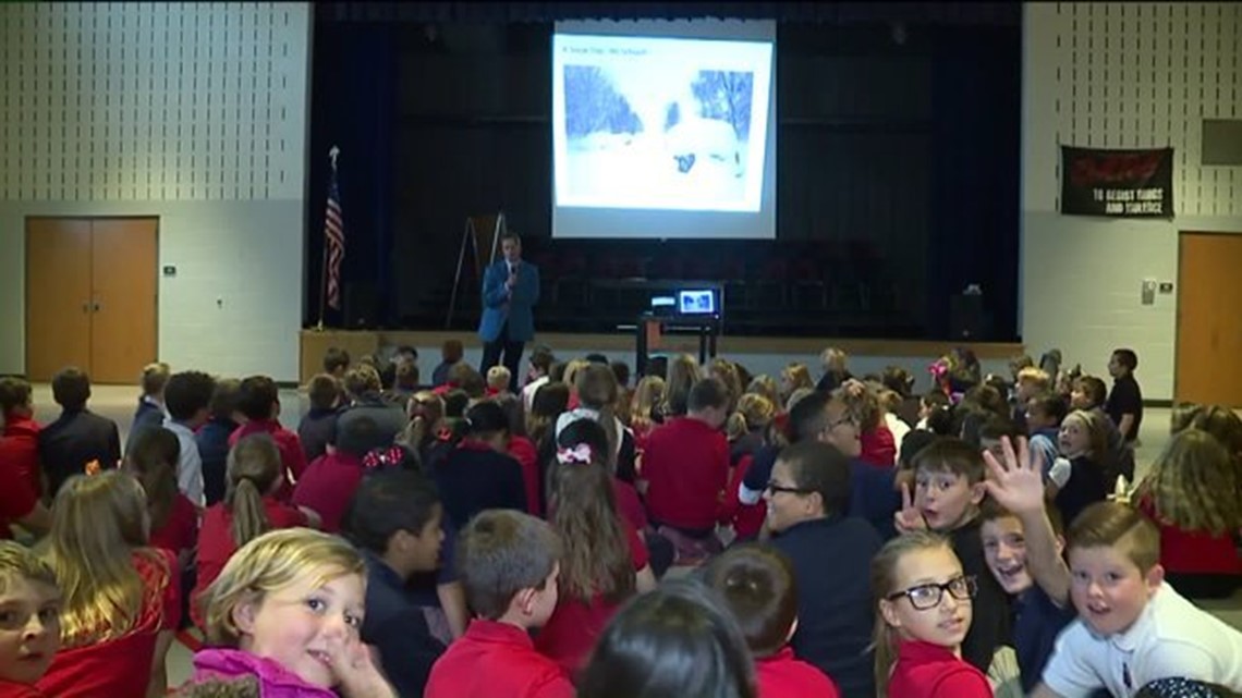 Tom Clark Visits Riverside Elementary East | wnep.com