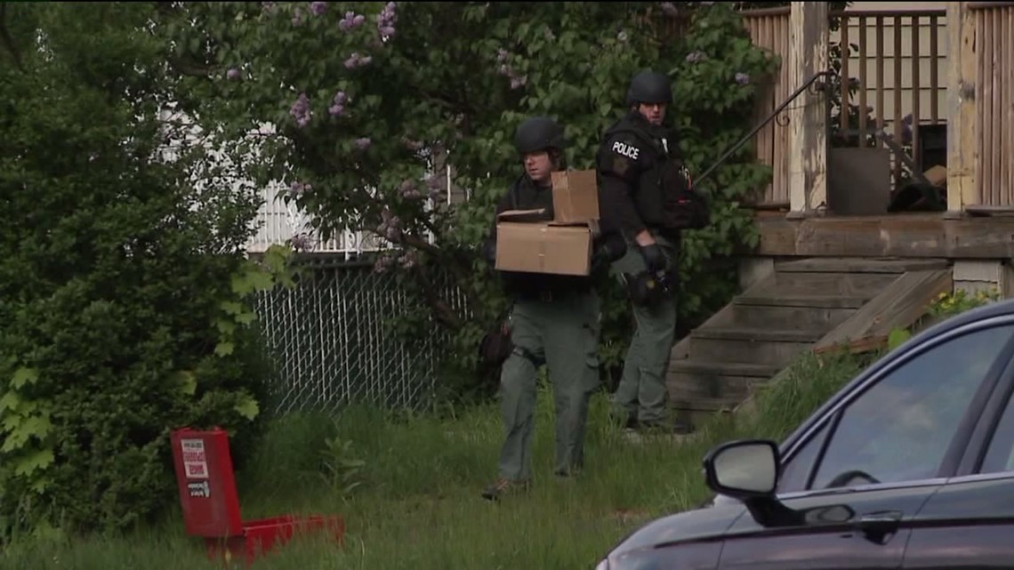 FBI, Bomb Squad Search Home for Explosives | wnep.com