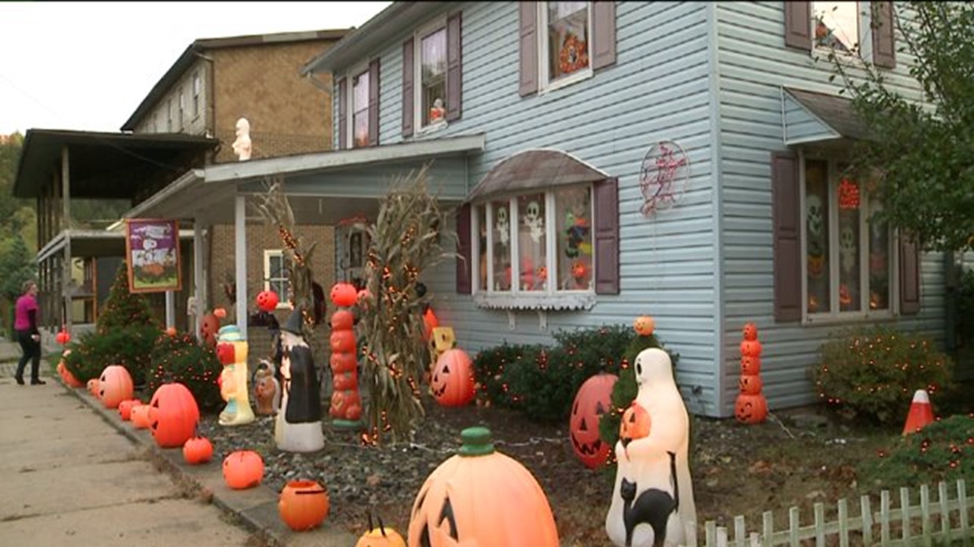 Halloween House In Parryville | wnep.com