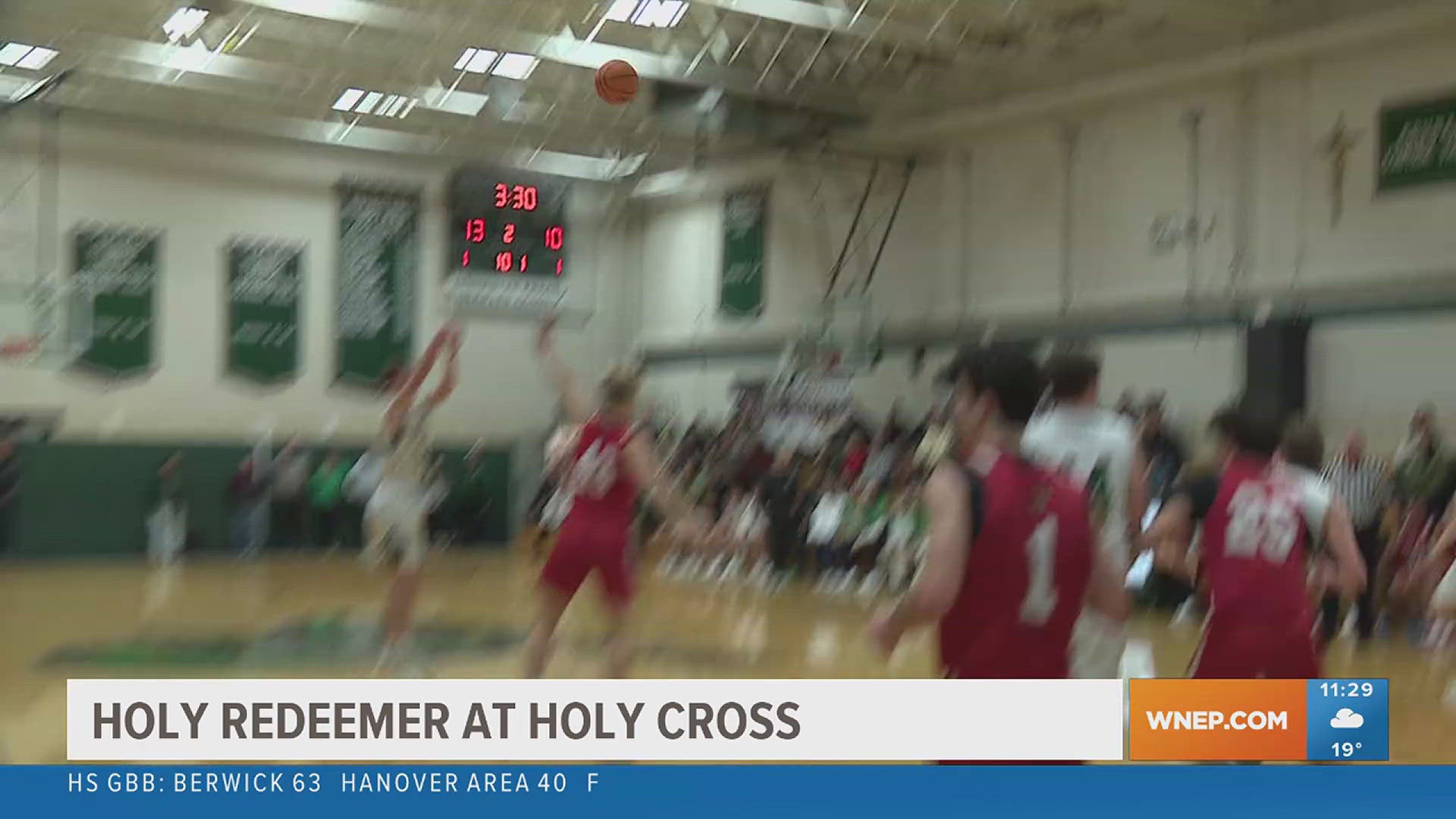 Holy Cross boys basketball hosts Holy Redeemer | wnep.com