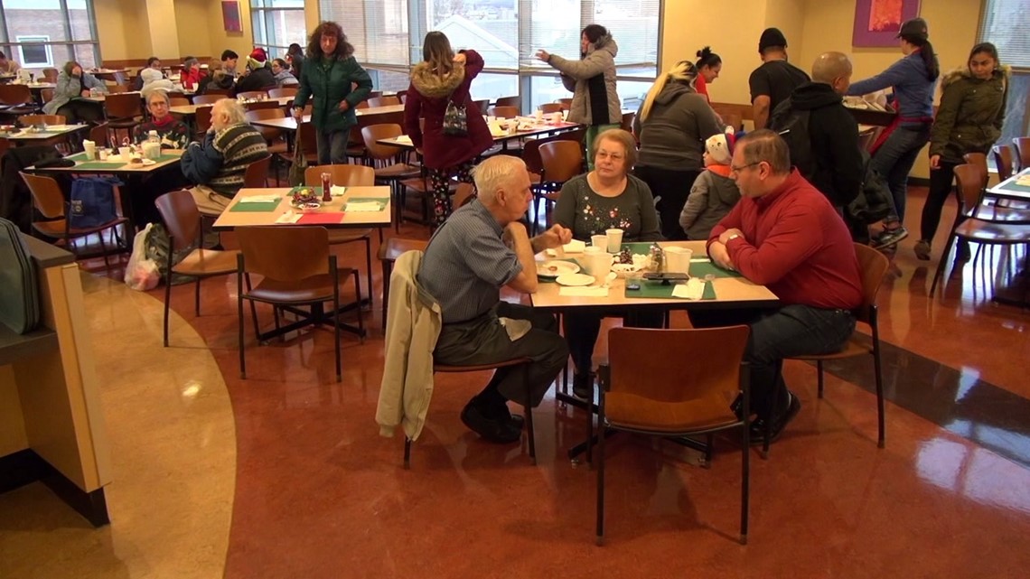 Community Breakfast Held at University of Scranton on Christmas | wnep.com
