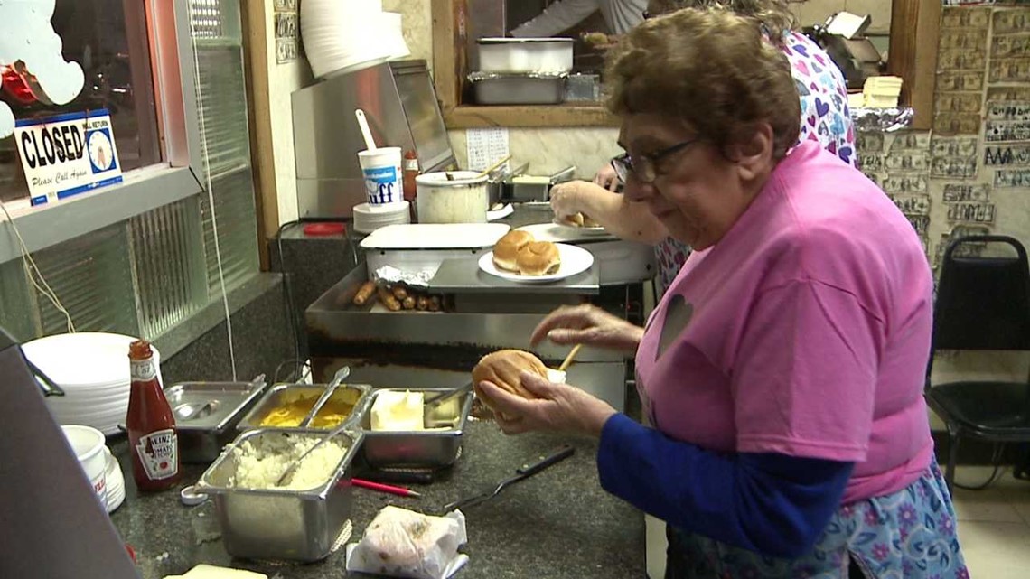 After 59 Years of “Screamers,” a Burger Legend Retires | wnep.com