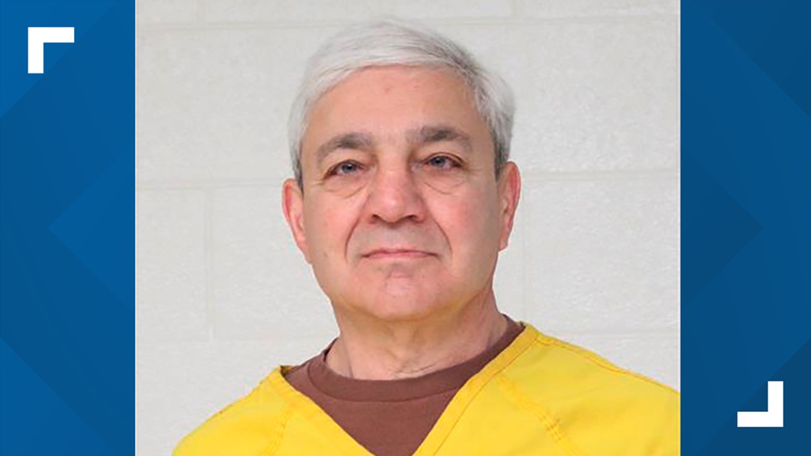 Penn State ex-president Graham Spanier reports to jail in Sandusky ...
