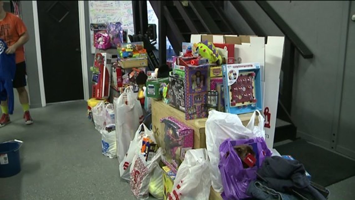 CrossFit Workout Benefits Toys For Tots | wnep.com