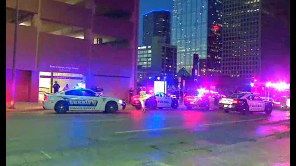 Dallas Sniper Attack: 5 Officers Killed During Protests Against Police ...