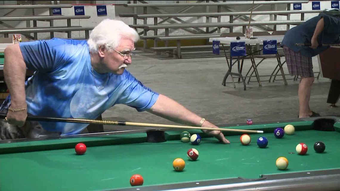 Eagles Playing Pool In Sunbury | wnep.com
