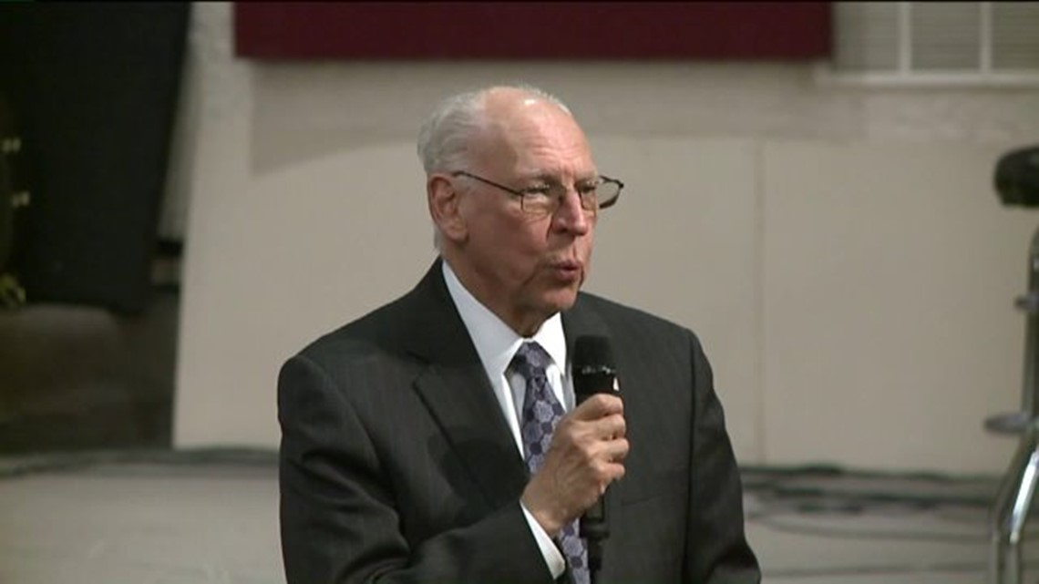 Rev. Cruz in Williamsport Stumps for Son Ted | wnep.com