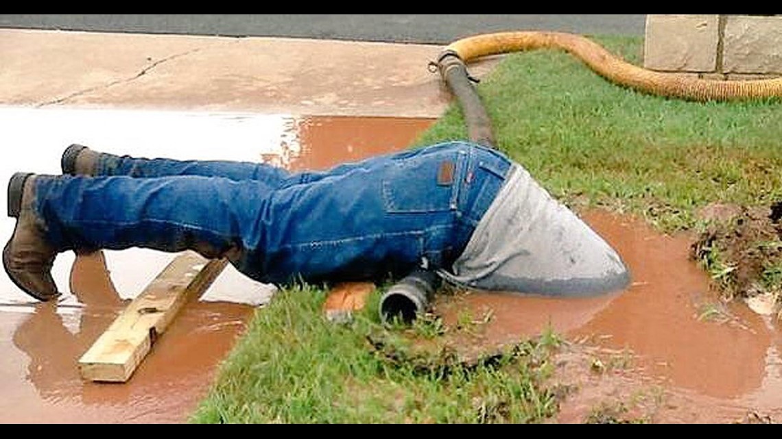 Utility Worker’s Submerged Photo Goes Viral | wnep.com