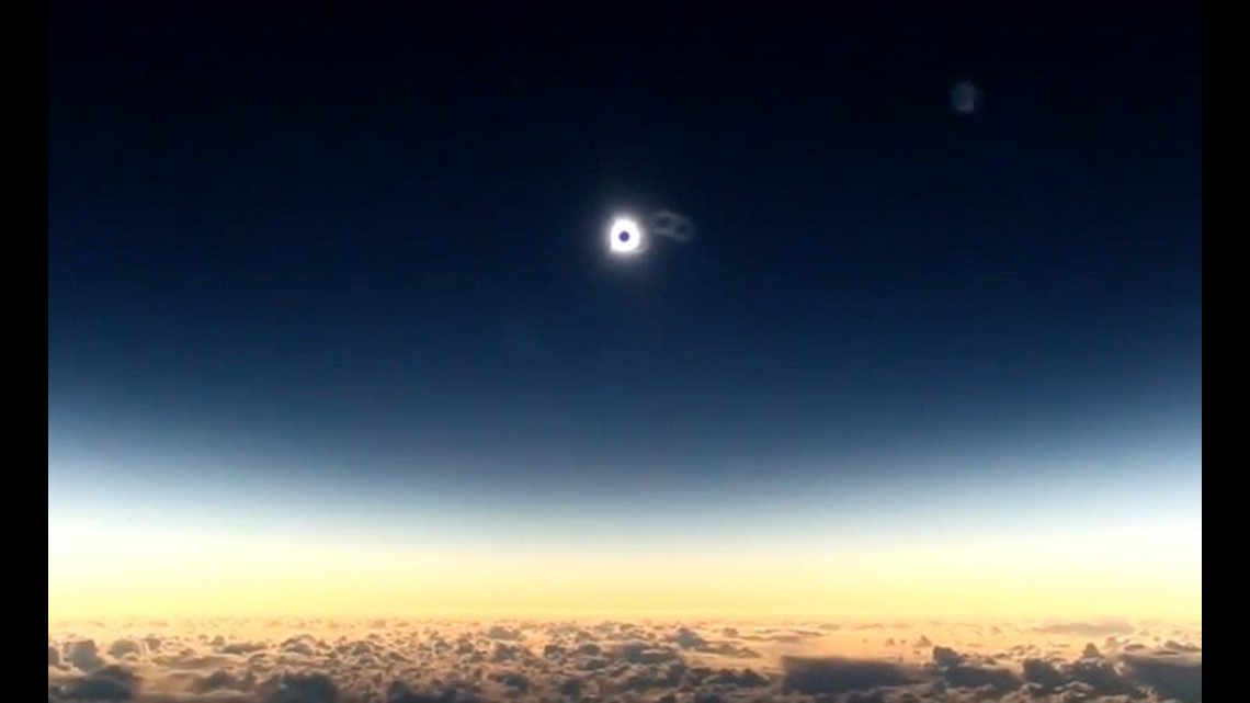 Incredible Video Shows View of Solar Eclipse From Plane at 35,000 Feet ...