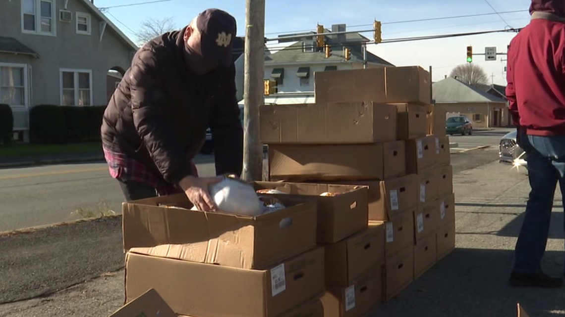 Handing out turkeys to those in need in Schuylkill County | wnep.com