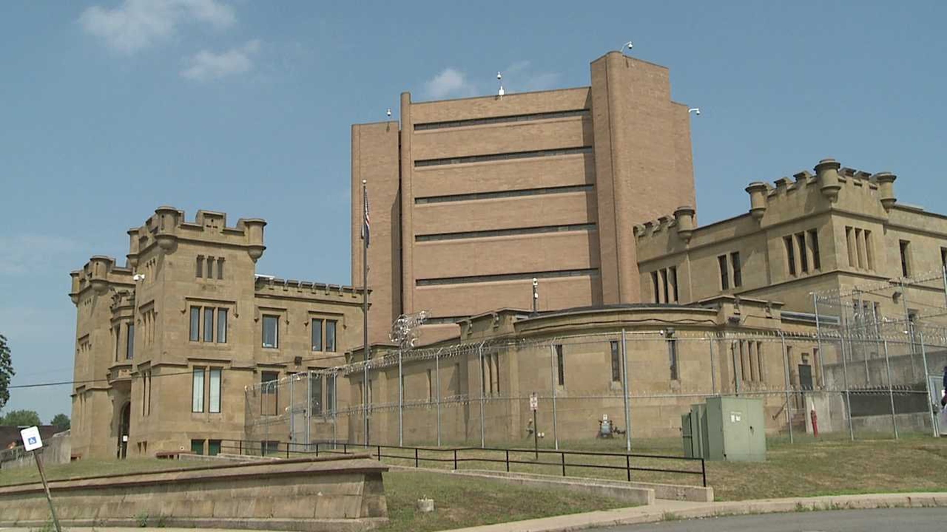 Corrections Officer Charged with Extortion | wnep.com