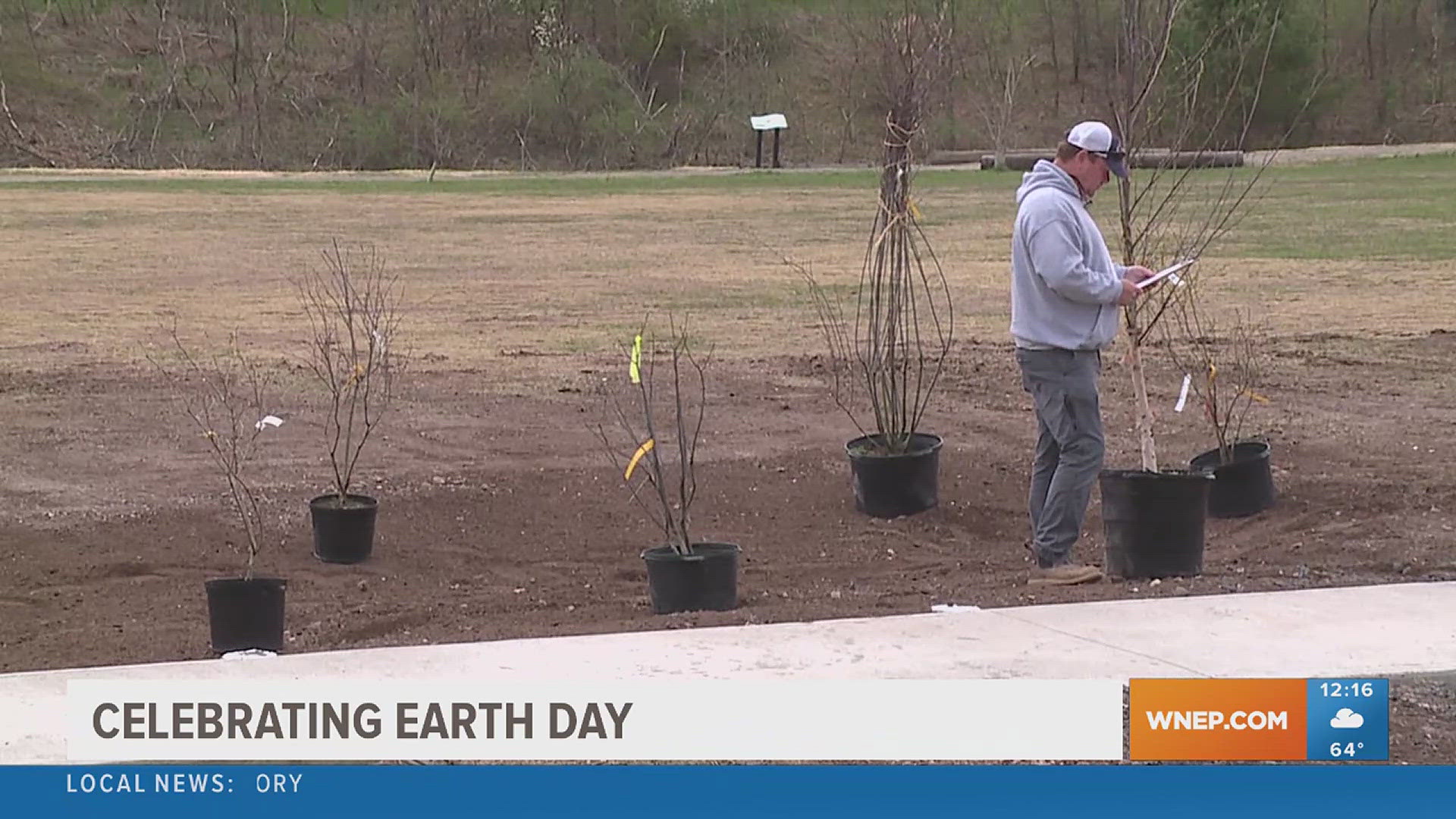 Students unite for Earth Day tree planting at sports complex | wnep.com