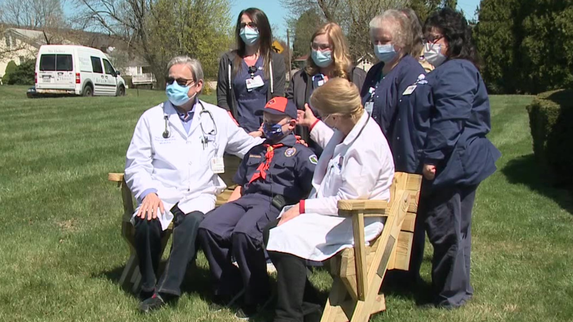 Tiger Scout gifts bench to health care workers | wnep.com