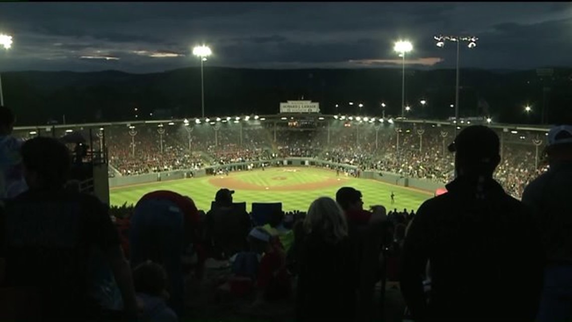 Thousands of Fans Cheering on Red Land Team | wnep.com