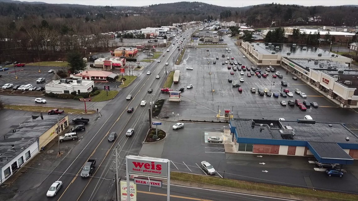 Grocery Store Busy in the Poconos Ahead of the Holiday | wnep.com