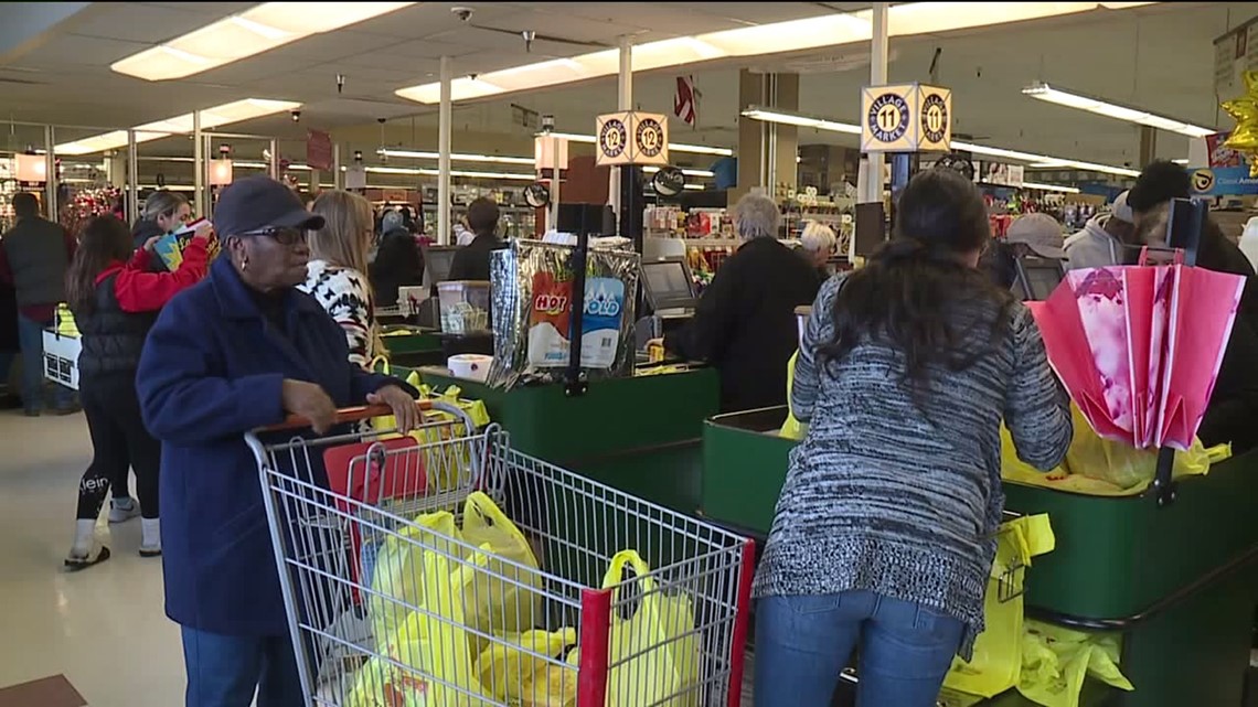 Giving Back by Bagging Groceries | wnep.com