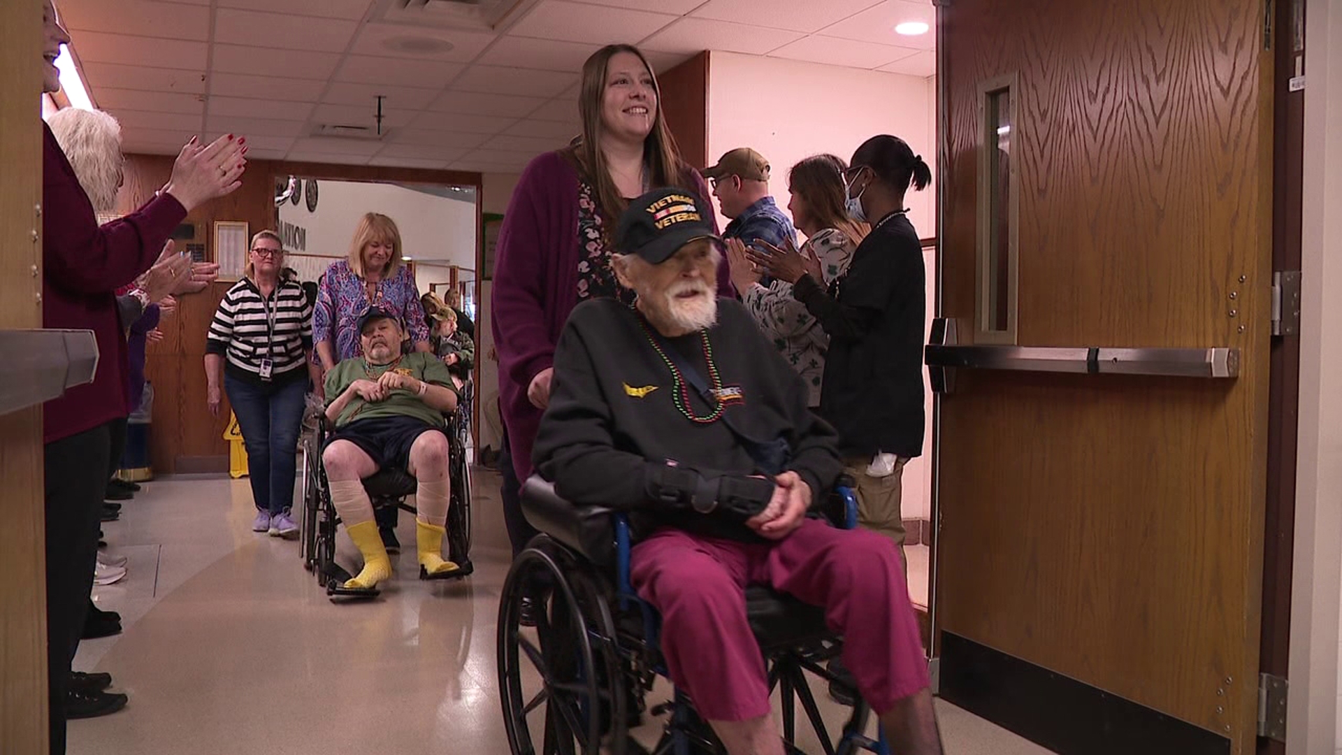 National Salute Parade honors veterans at VA Medical Center | wnep.com